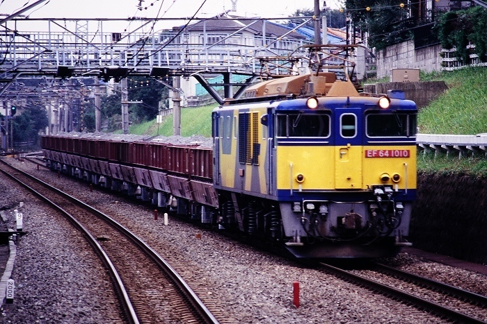 ef64 1010号機の変貌：JR貨物の試験塗装から更新色へ。: 阿房鉄道日誌